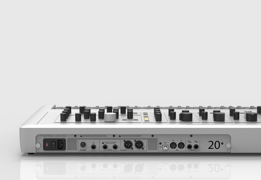 20 Synthesizer
